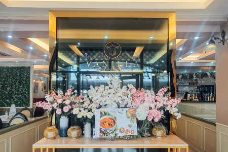 Vanilla Café & Bistro | แม่มณีชวนชิม