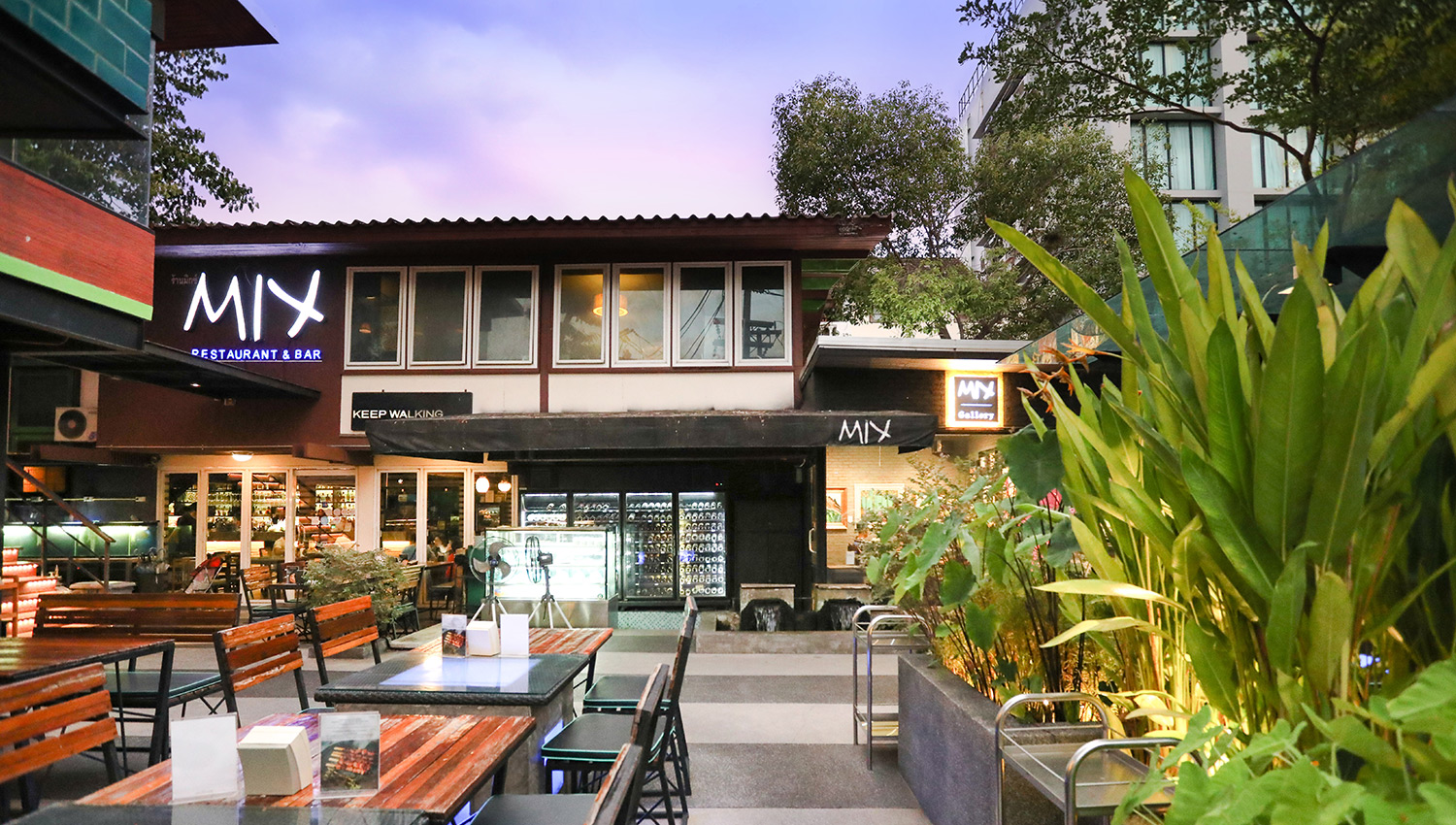 Mix Restaurant & Bar (สาขานิมมานเหมินท์ ซอย 1)