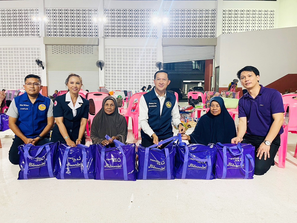SCB extends helping hand to flood victims in southern provinces