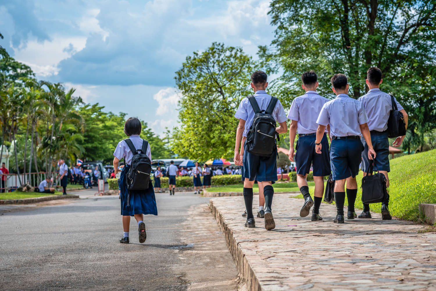 Good school VS school near home-- How to find the right solution?